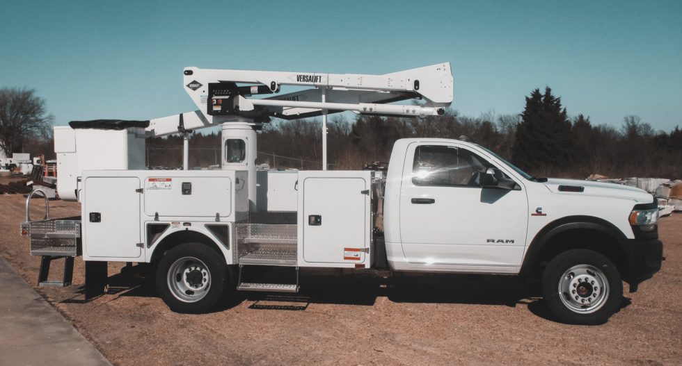 Versalift Bucket Trucks & Aerial Lifts - Safety is Priority #1 | JDC