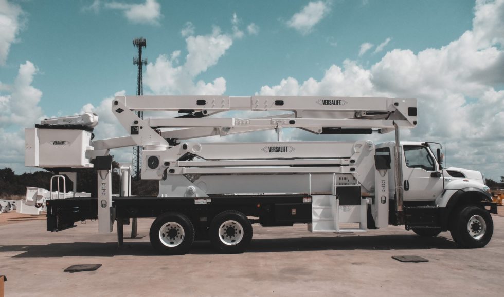 Versalift Bucket Trucks & Aerial Lifts - Safety is Priority #1 | JDC